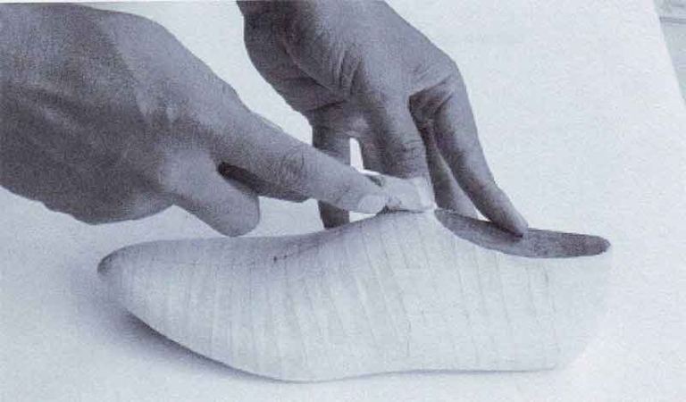 Mengenal Material Sepatu: Mana yang Paling Ramah Lingkungan ...